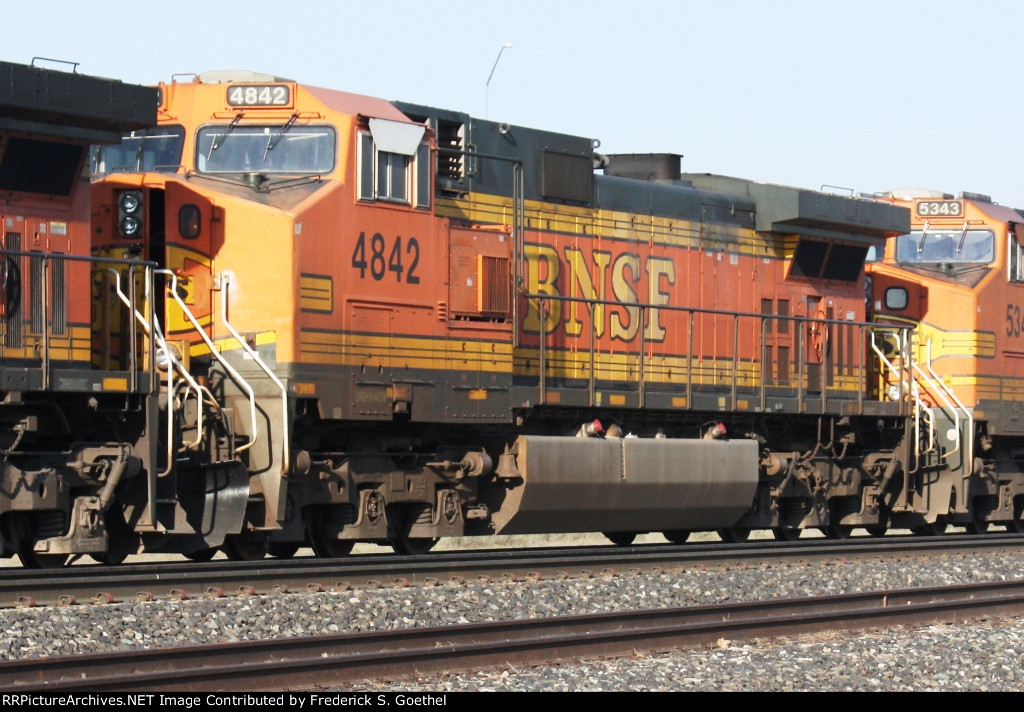BNSF 4842